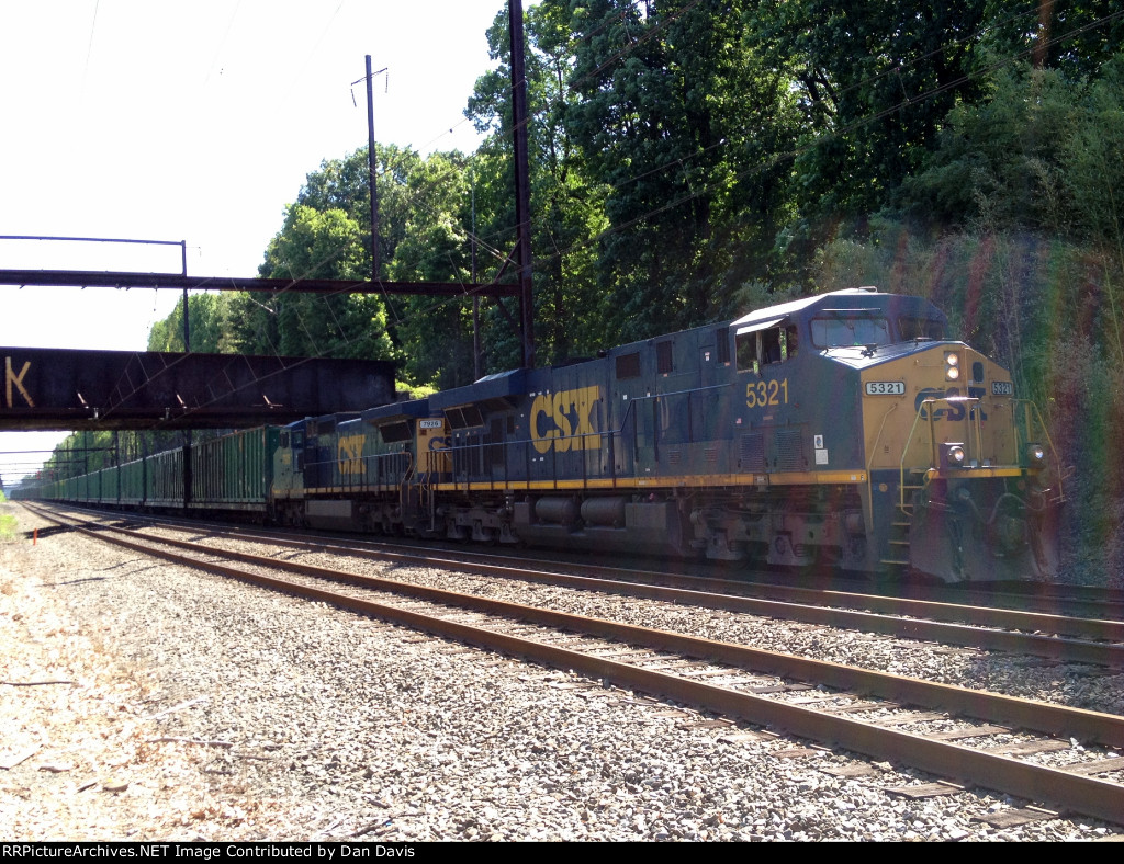 CSX ES40DC 5321 leads Q703-01